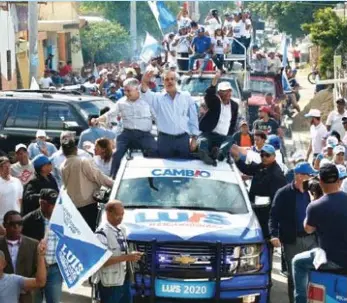 Abinader recibe gran acogida en visita a Navarrete - PressReader