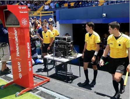 VAR entra en fase de aprendizaj­e en el fútbol tico nd - PressReader