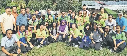 40 pelajar SMK Melugu lawat Kebun Ternakan Haiwan Anyok - PressReader