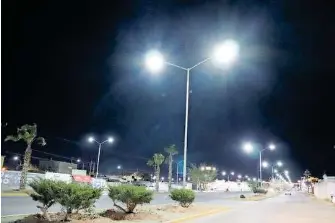 Van más de 200 colonias con luz LED - PressReader