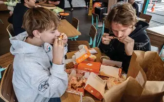 Eye-popping queues for new US fast food chain - PressReader