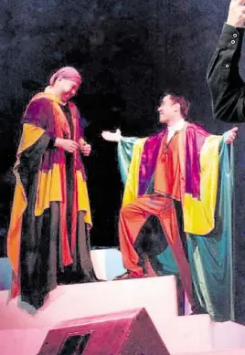 FREDDIE SANTOS: MENTOR FOR ALL GENERATION­S - PressReader