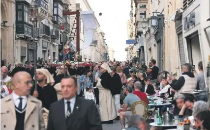 Will tables and chairs disrupt Easter procession­s? - PressReader