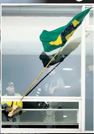 BRAZIL MOB STORMS CONGRESS - PressReader