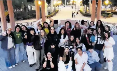 El fenómeno en cines y un ‘random-dance’ en el Ribalta | El Periódico ...