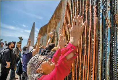 Activistas desafían a la Border - PressReader