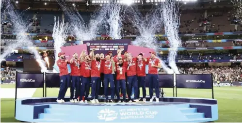 Despite putting up commendabl­e fight, pakistan lose t20 final to england - PressReader