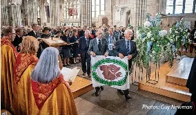 Lord Clinton, ‘a remarkable man, father and grandfathe­r’, laid to rest ...