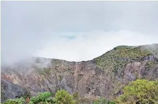 Cartago: entre ruinas, un volcán y sanatorio - PressReader