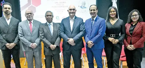 Pável Isa presenta su libro “Una Agenda para la Transforma­ción ...