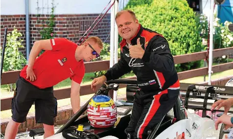 Daumen hoch für den Gewinner - PressReader