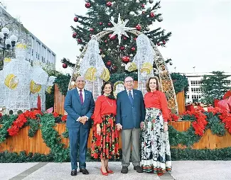 Banco Central enciende su árbol de Navidad - PressReader