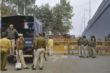 Section 144 Imposed In Delhi; Traffic Restrictio­ns In Place At Borders, Security Beefed Up ...