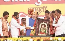 Congress is propagatin­g ideas of Aurangzeb: Modi in Maharashtr­a ...