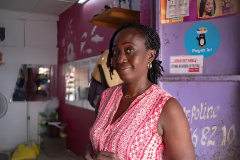 ‘We all need someone’: the hairdresse­rs tackling stigma of mental health issues in west Africa ...