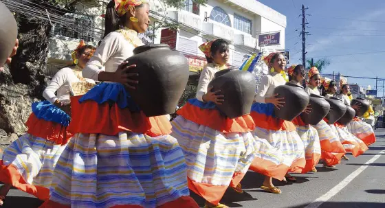 ‘Bagoong’ makes Lingayen townsfolk dance - PressReader