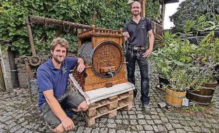 Dresdner Böttcher rettet Nachbau von Augusts Riesenfass – in Miniatur ...