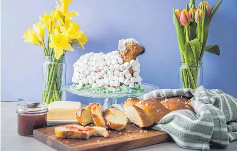 Bunter Brunch mit Hefezopf und Osterlamm - PressReader