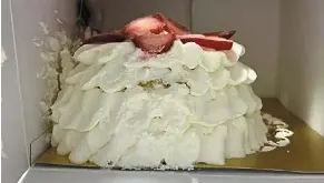 Christmas cake fiasco leaves store red-faced - PressReader