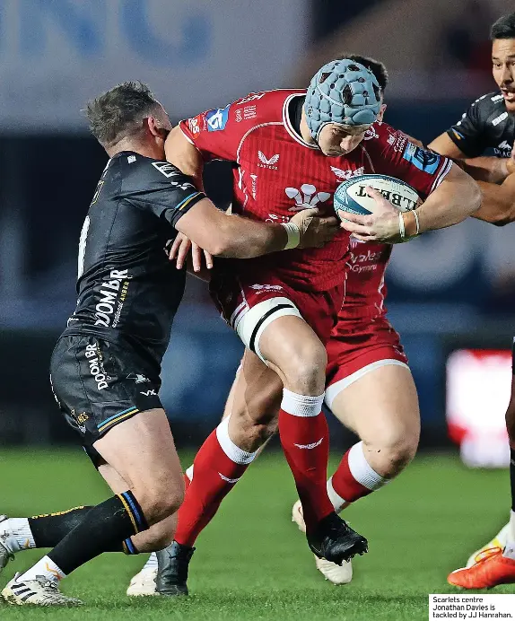 ANOTHER RED FAILS TO STOP SCARLETS | Carmarthen Journal | PressReade­r