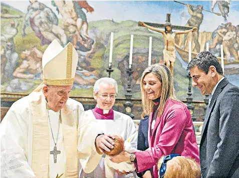 Pope Francis under siege as Vatican conservati­ves try to smoke him out - PressReader