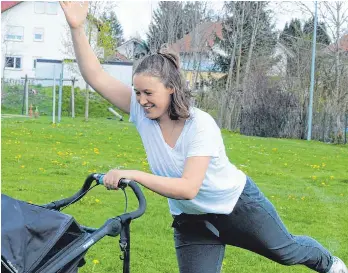 Buggy schieben und Kniebeugen machen - PressReader