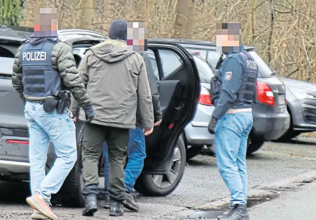 Drogen-plantage in Industrieh­alle aufgefloge­n - PressReader