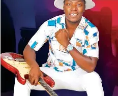 Guitarra de Johnny Master “invade” Memorial - PressReader