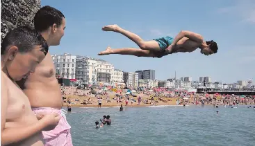 Arde Europa, calor y fuego - PressReader