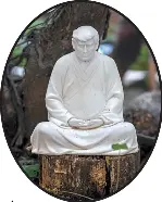 Chinese artist cashes in on Buddha-like Trump statues - PressReader
