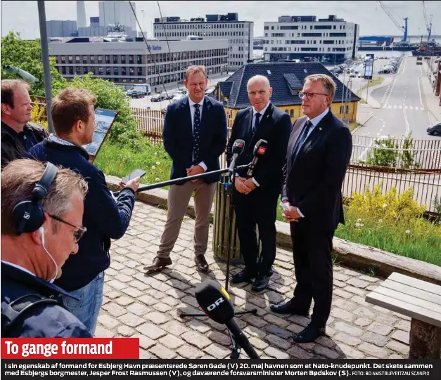 GADE KLAMRER SIG TIL BIJOBS - PressReader