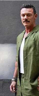 LUKE EVANS “AMO LAS ALMEJAS, LOS BOQUERONES EN VINAGRE, LAS CAÑAS Y EL TINTO DE VERANO ...