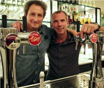 Cafébaas en muzikant halen grote namen naar Bar Eduard - PressReader