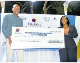 Bellevue Hospital recognises ‘exceptiona­l employee’ with top award - PressReader