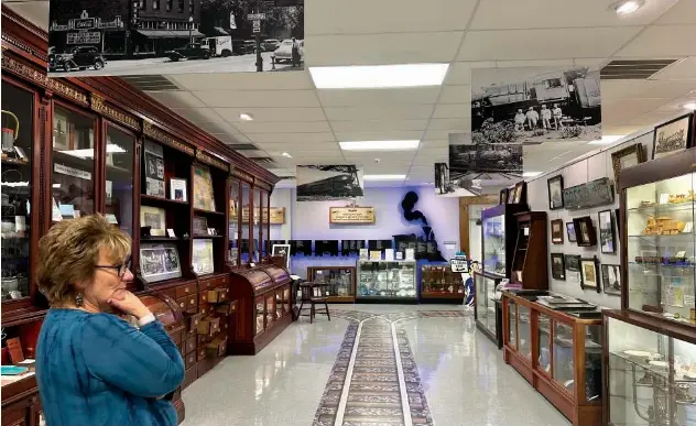 Book on ‘whistle-stop’ campaign trains describes politics throughout history - PressReader