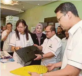 Pendapatan pekebun getah disasar naik 40 peratus - PressReader