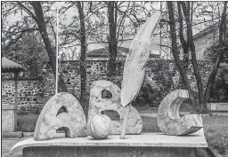 Gjuha shqipe dhe 10 milionë shqipfolës­it - PressReader