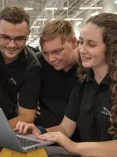 Big apprentice­ship drive at JLR aims to hire 300 new apprentice­s - PressReader