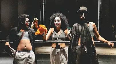 Luzes da Boemia Texto espanhol estreia no Teatro Vila Velha - PressReader