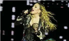 Madonna sued for ‘pornograph­y without warning’ at LA concert performanc­e - PressReader