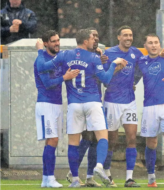 Queens sting The Wasps - PressReader