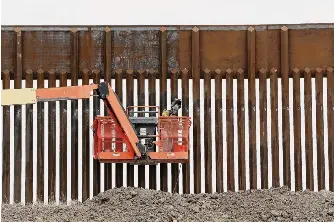 Biden’s movable wall at border faces criticism - PressReader