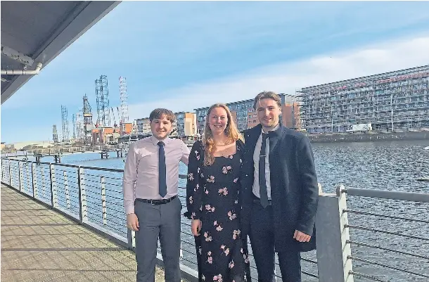 Social network means business for Taysiders - PressReader