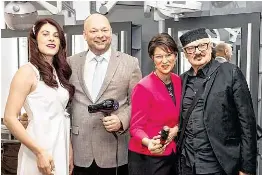 Schneiden, föhnen, glätten: Neue Zentrale für Stylisten - PressReader