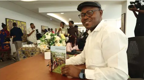 Soberano Kanyanga procura editora para o próximo livro - PressReader