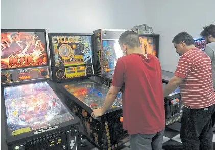 Con los flippers, reviven la adolescenc­ia en una “cueva” de La Paternal - PressReader