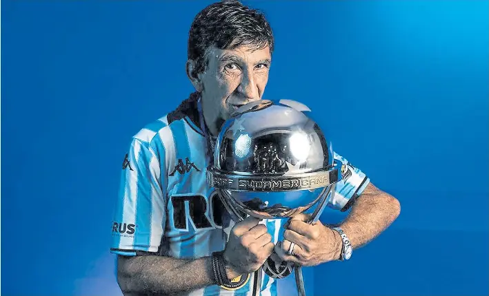 Costas convenció a todo Racing y ahora hasta los que no creían quieren ...