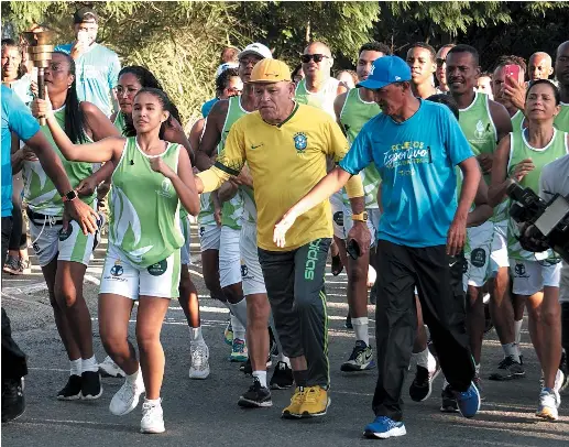 CHAMA DA LIBERDADE ARDE PARA O 2 DE JULHO - PressReader