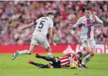 Barcelona triunfa y mantiene a distancia al Real Madrid - PressReader