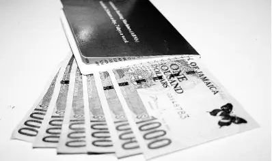 Small businesses opportunit­ies and risks: 44 per cent minimum wage increase - PressReader